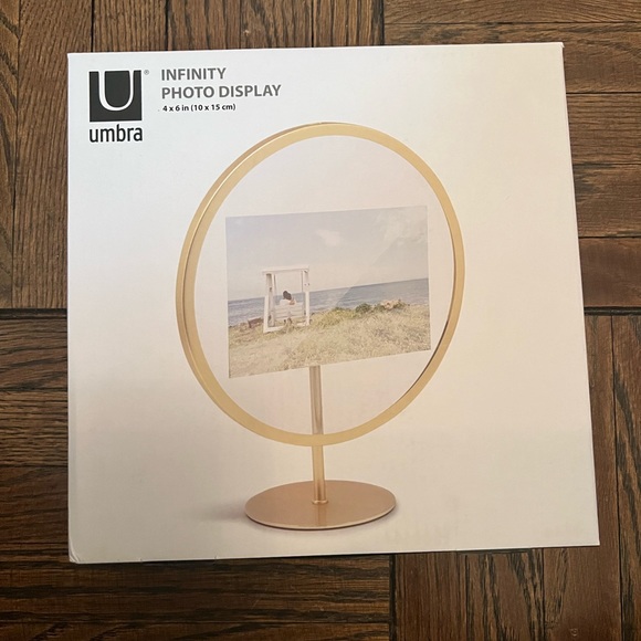 Umbra | Accents | Umbra Infinity Frame Gold | Poshmark
